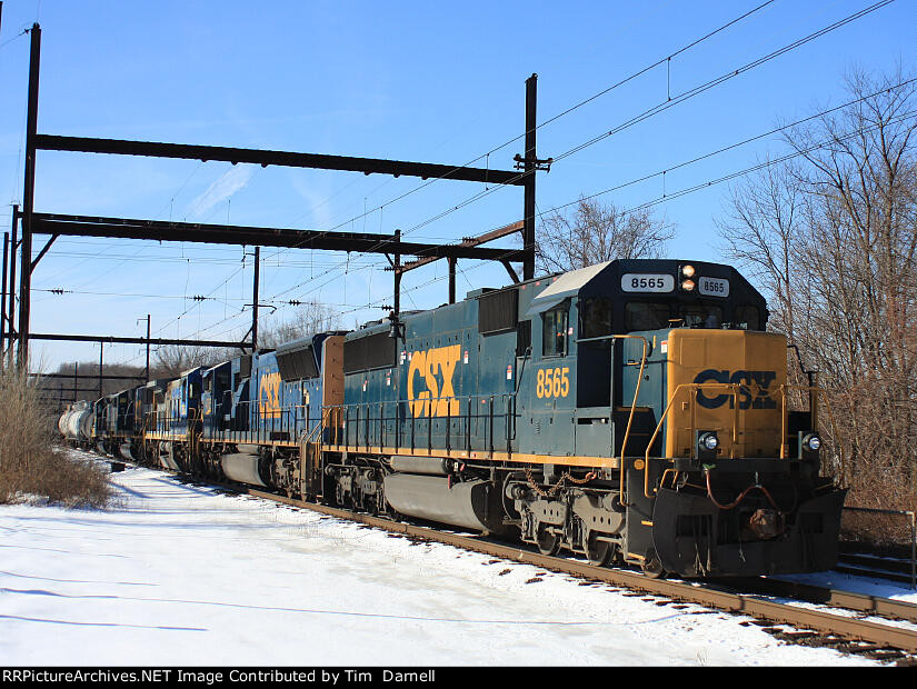 CSX 8565 on Q418